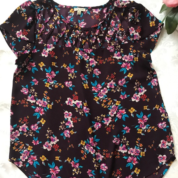 Tops | Floral Pattern Blouse Size Medium | Poshmark